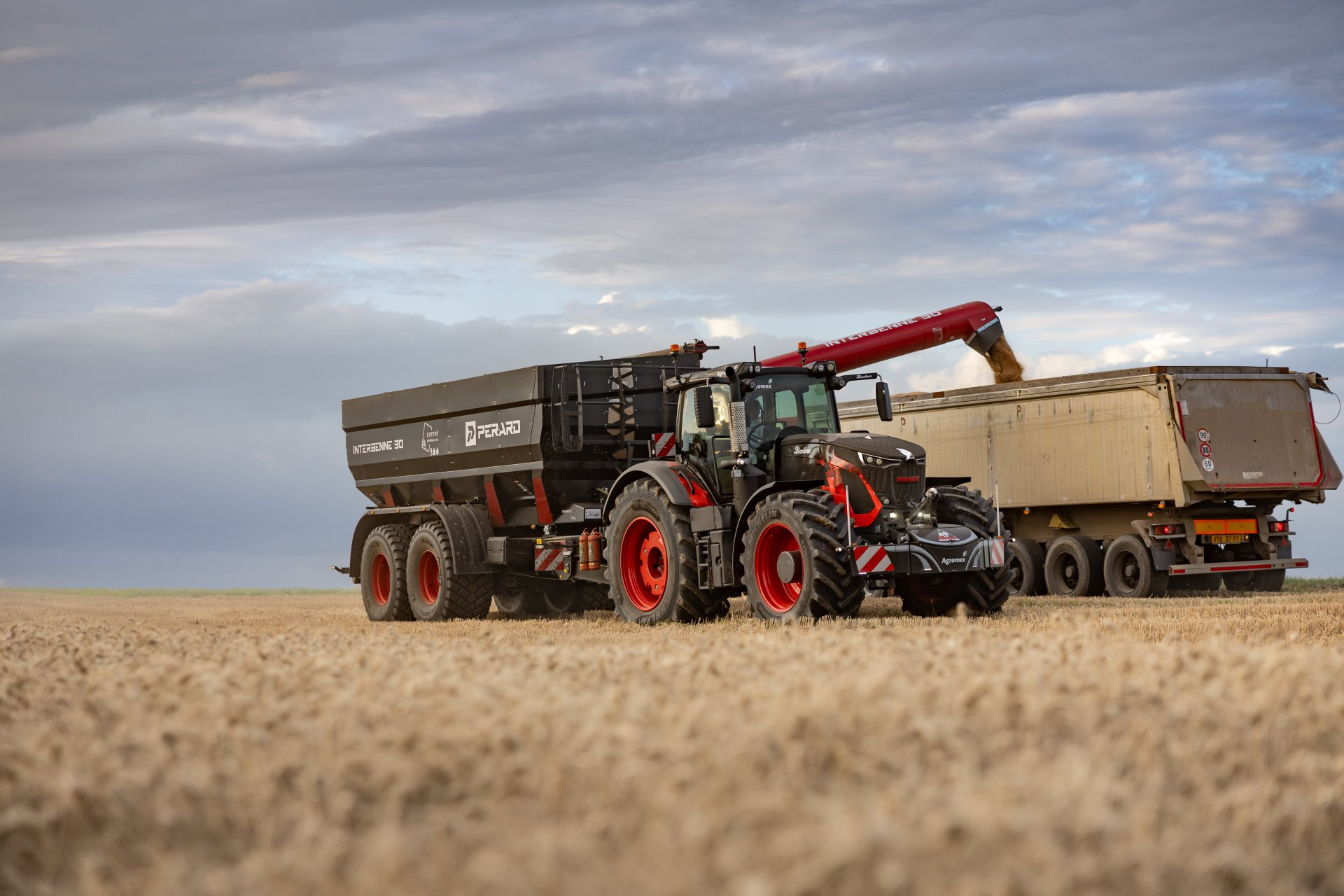 Fendt Dieselross 942 Vario Gen7 a Perard Interbenne 30: pokračování ...